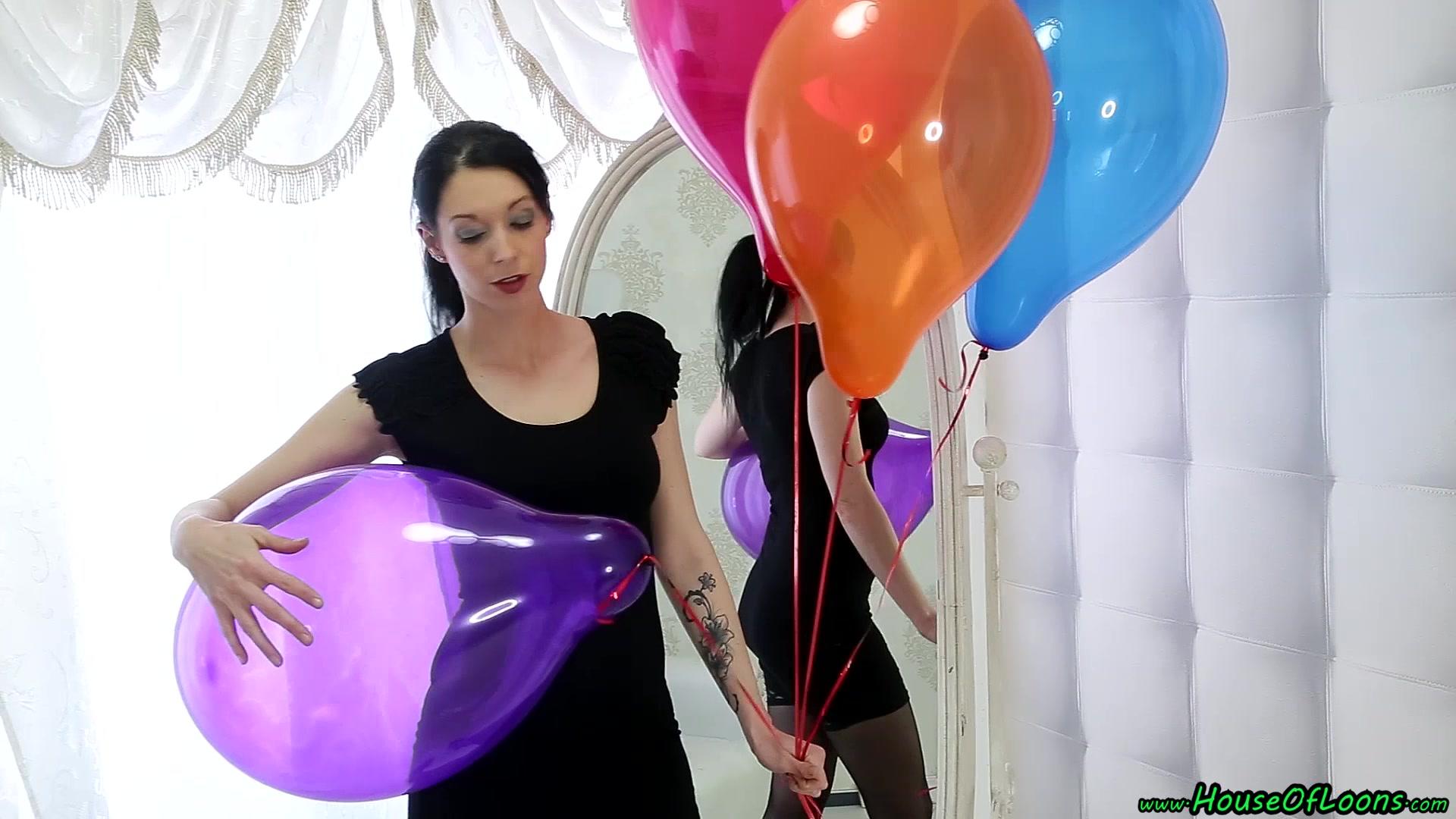 Clipspool | elegant nailpoppings with a bunch of helium balloons