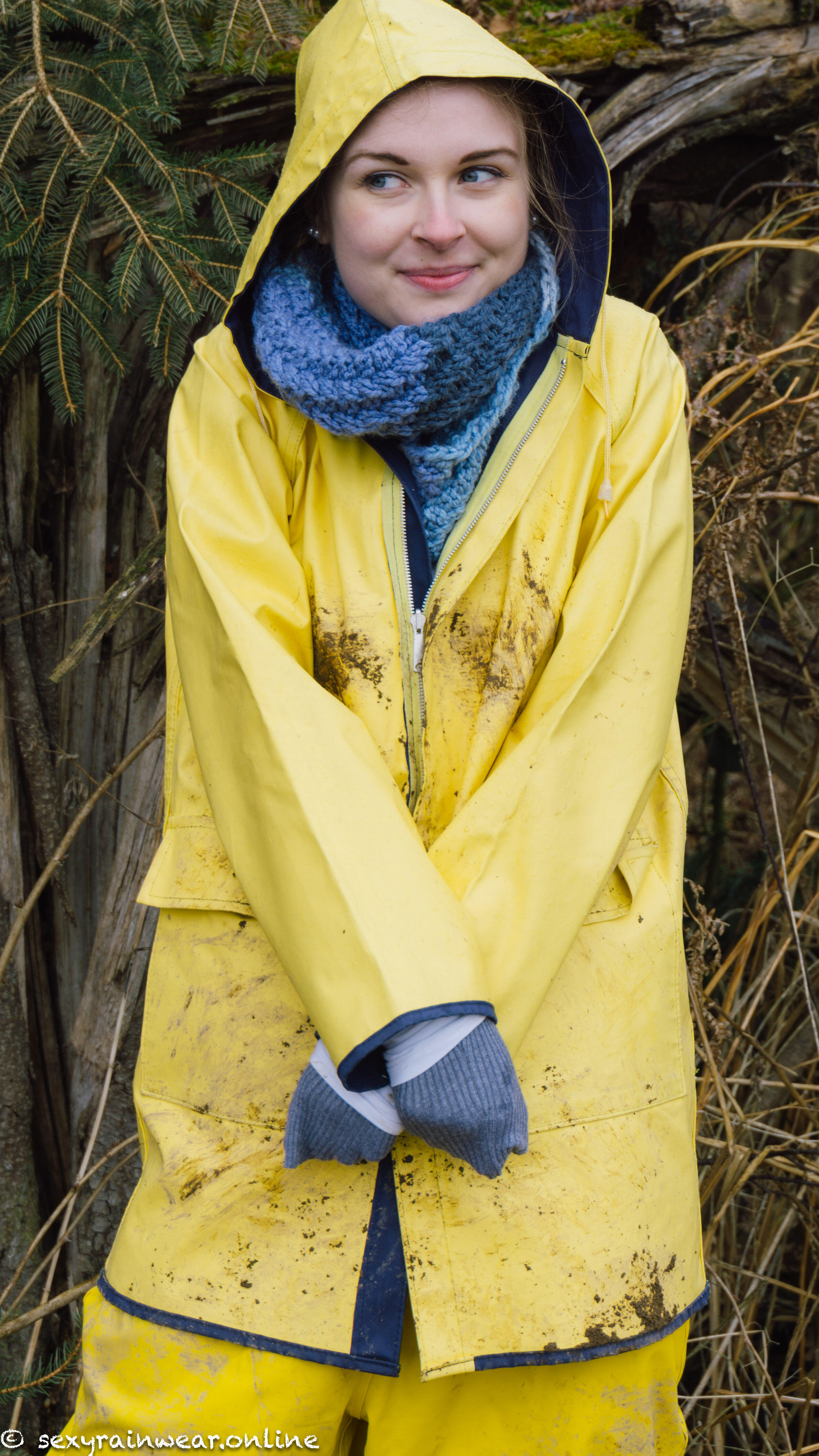 SEXYRAINWEAR.online | Photo shooting in the fields